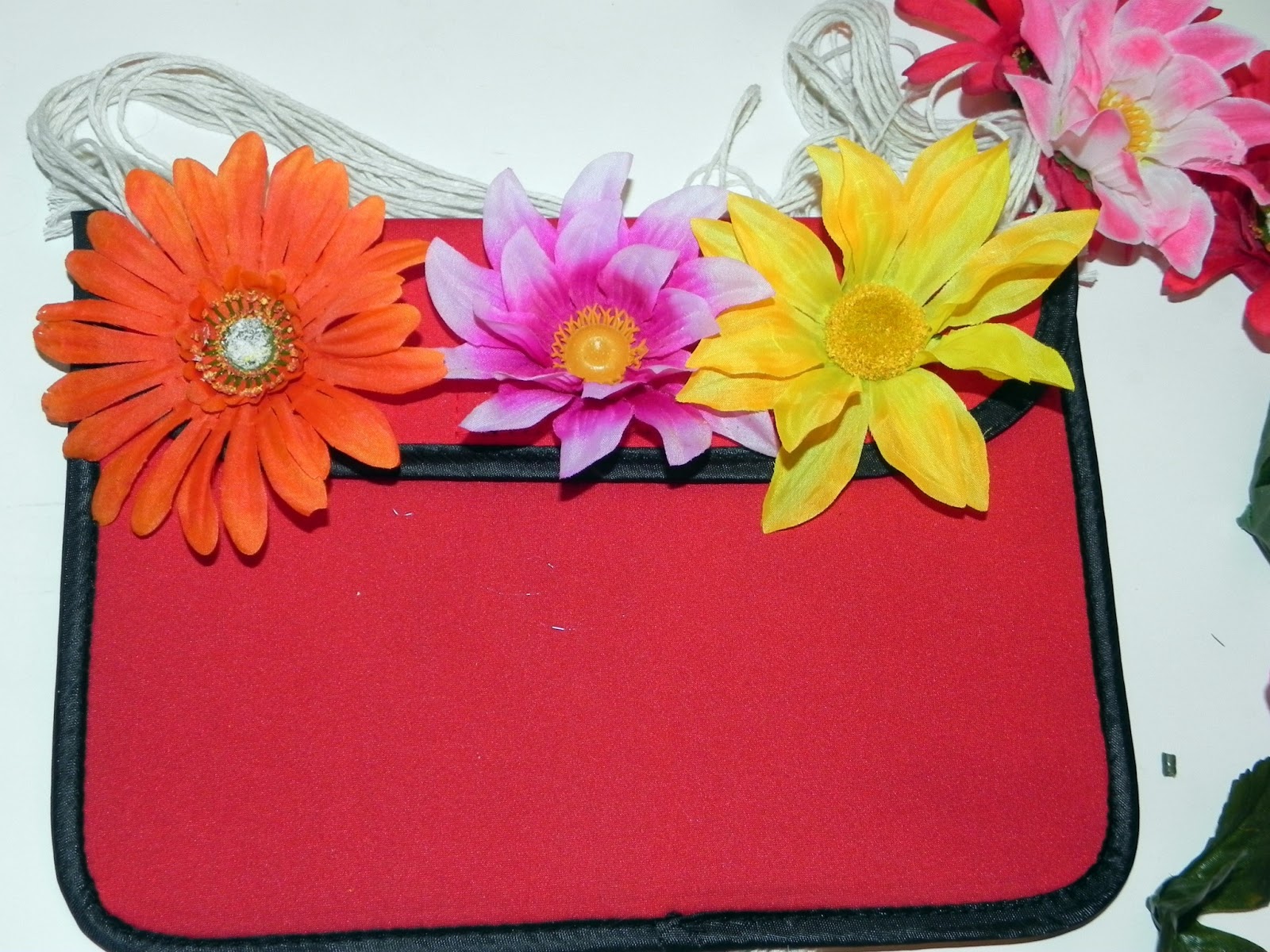 Smart n Snazzy: DIY ~ Coachella Flowered Purse