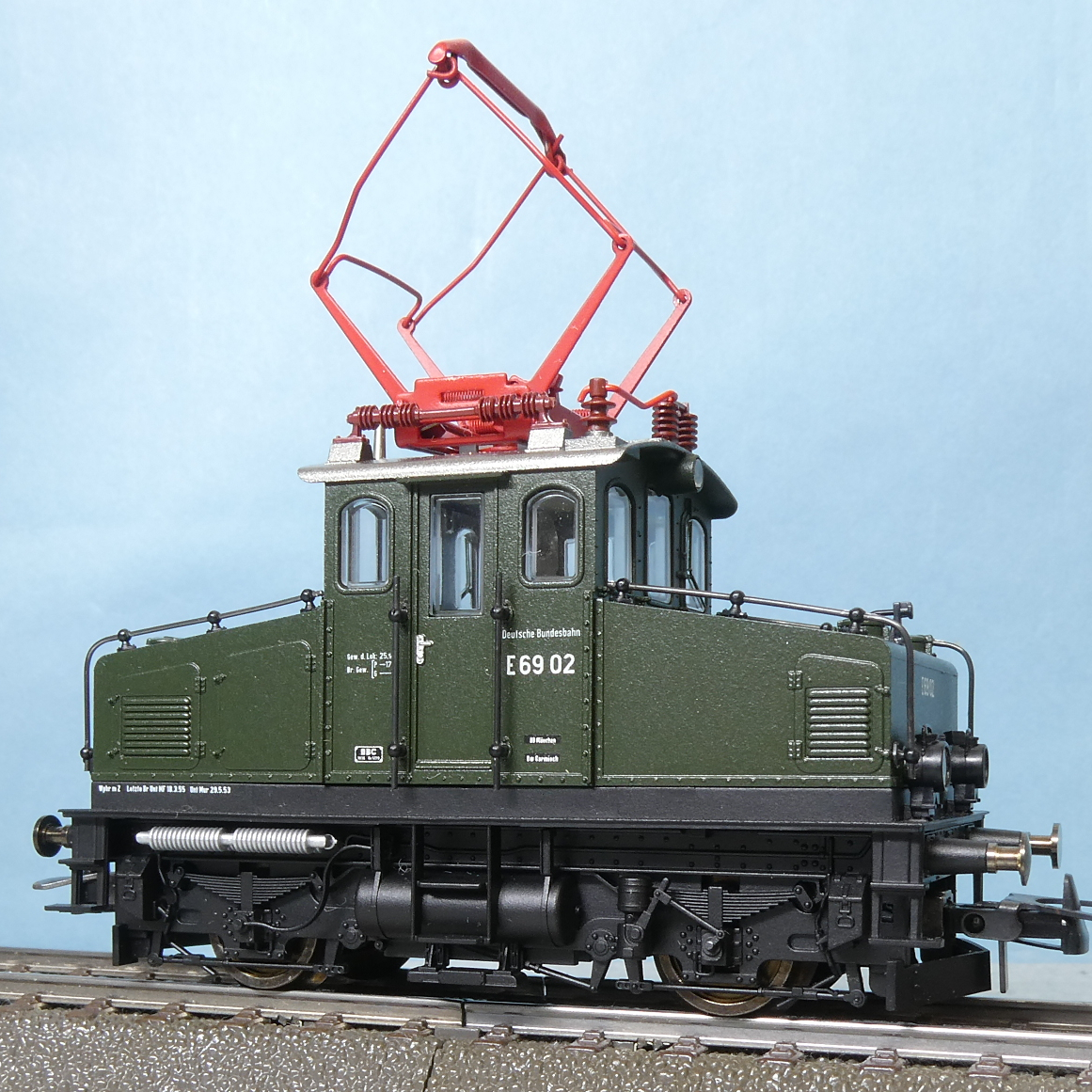ドイツ連邦鉄道 支線用電気機関車 BR E 69 02号機 (TRIX 22551)