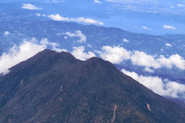 LA LUZ Y LA SOMBRA DE ÓSCAR PERDOMO LEÓN: VOLCÁN DE SAN VICENTE ...