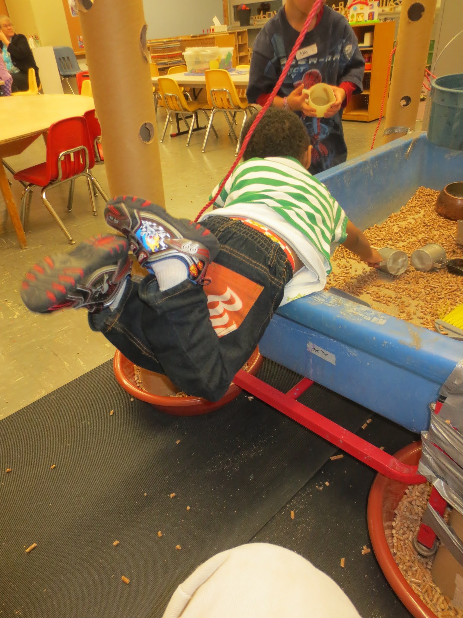 SAND AND WATER TABLES: Balance