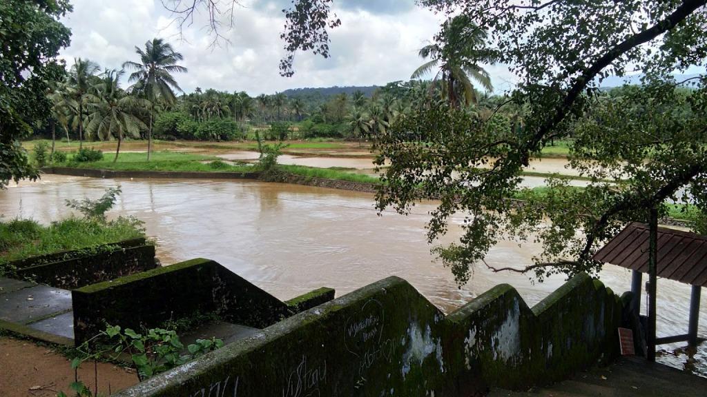 Hindu Temples of India: Thirumandhamkunnu Temple, Angadipuram, Kerala