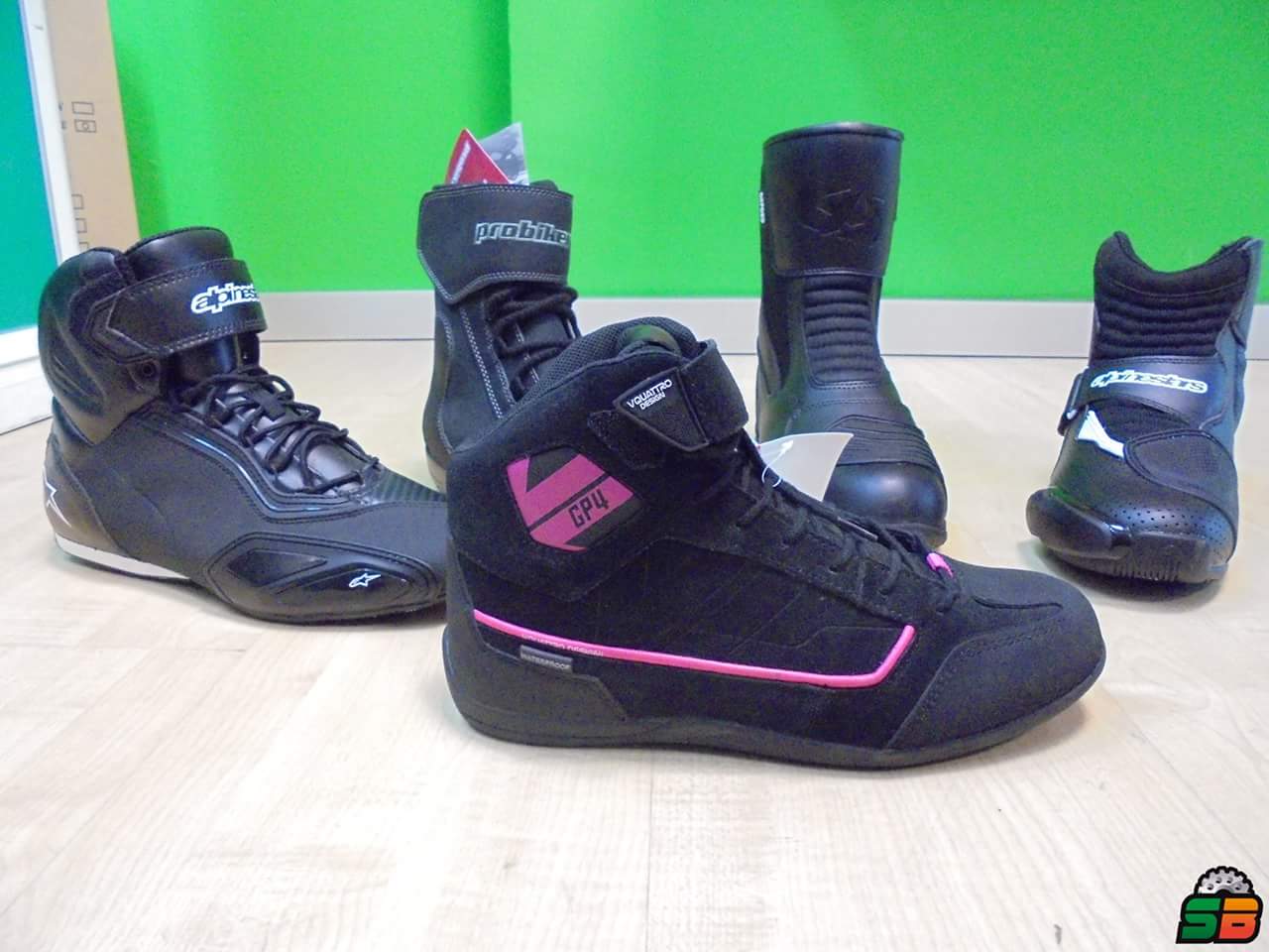 Telde Habla: LAS BOTAS DEL MOTORISTA PARA ESTE VERANO.