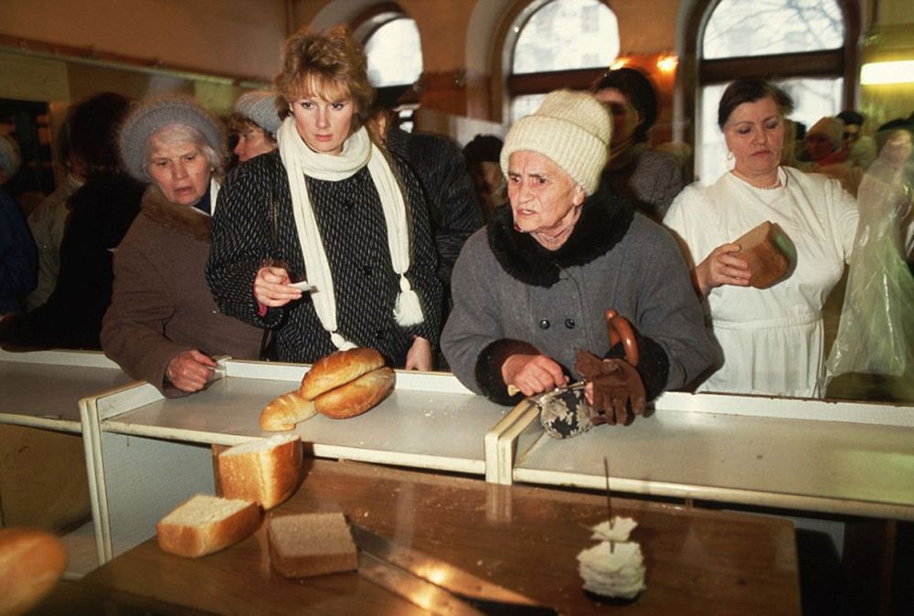 30 Amazing Photographs That Capture Everyday Life in the USSR at the ...