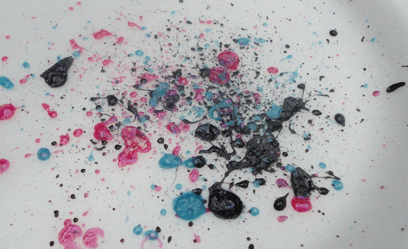 *Try It With Carmella*: Splatter Nails - 80s Style