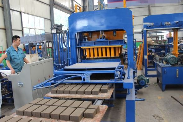 Hand moulding,ground moulding and machine moulding of bricks ...