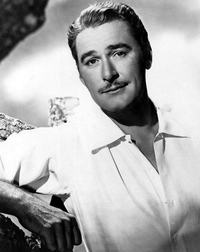 40 Handsome Portrait Photos of Errol Flynn in the 1930s and ’40s ...
