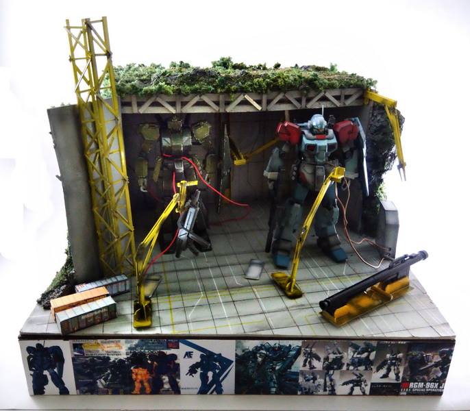 paperhobby: GUNDAM HANGAR 1:144 SCALE PAPERMODEL