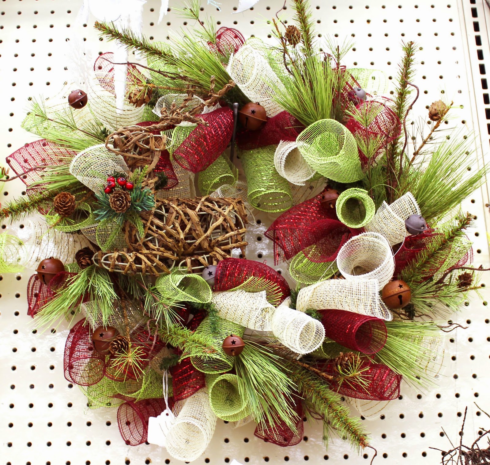 Crafts Direct Blog: Geo Mesh Wreaths!