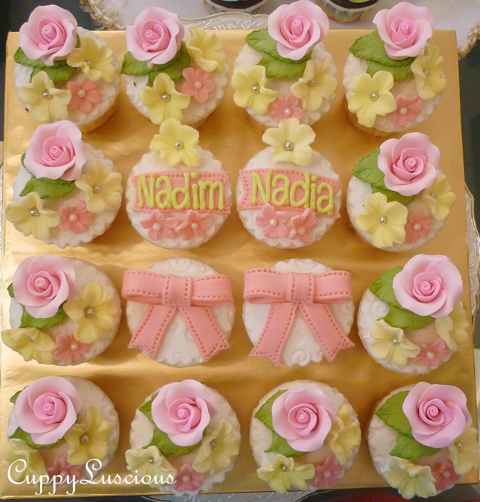 CUPPYLUSCIOUS: FONDANT CUPCAKES