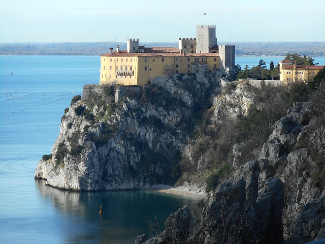 Itinerari e culture: Fotografare l'architettura. Il castello di Duino
