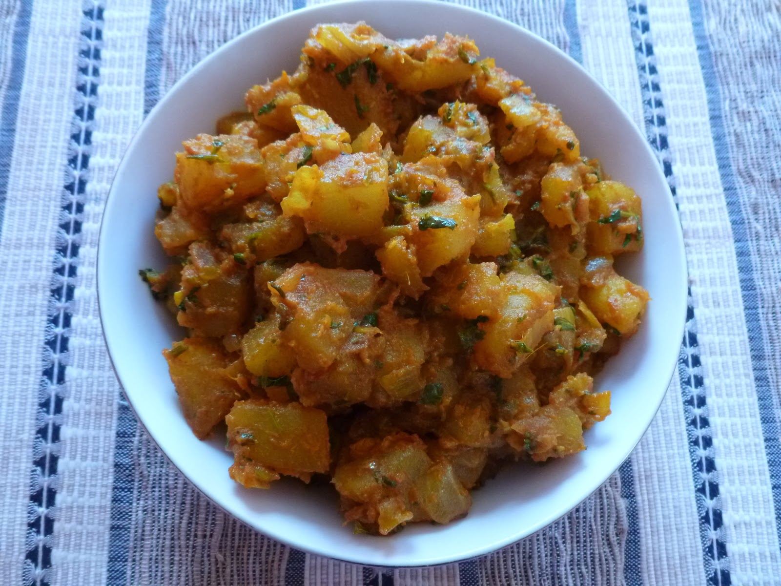 Indian Food: Kanda Bataka nu Shaak