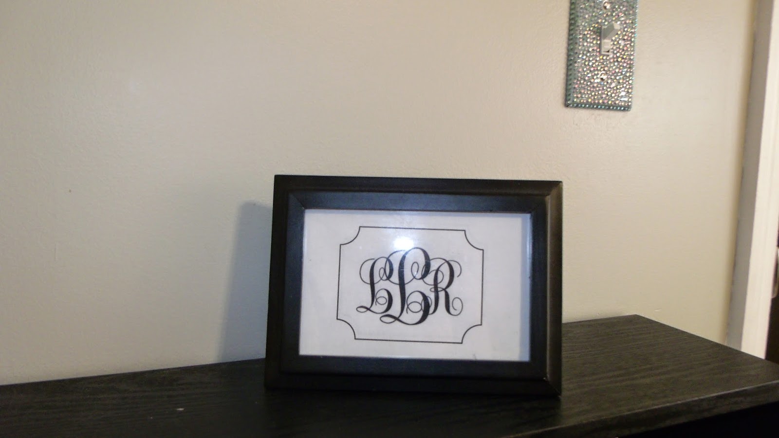 Little Bits of Lacey: DIY Framed Monogram