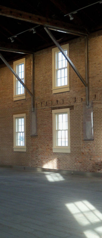 Fait Attention!: Inside the Wesleyan Chapel