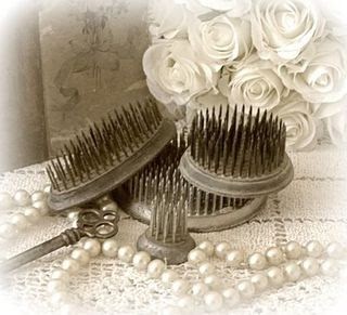 The Antiquer's Field Guide: Collecting Flower Frogs