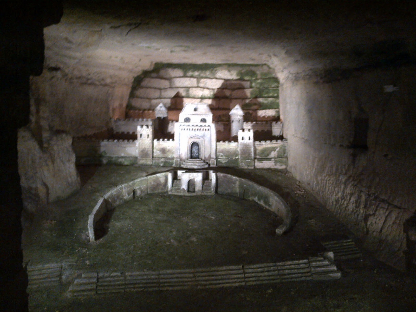 A Croissant A Day: Les Catacombes