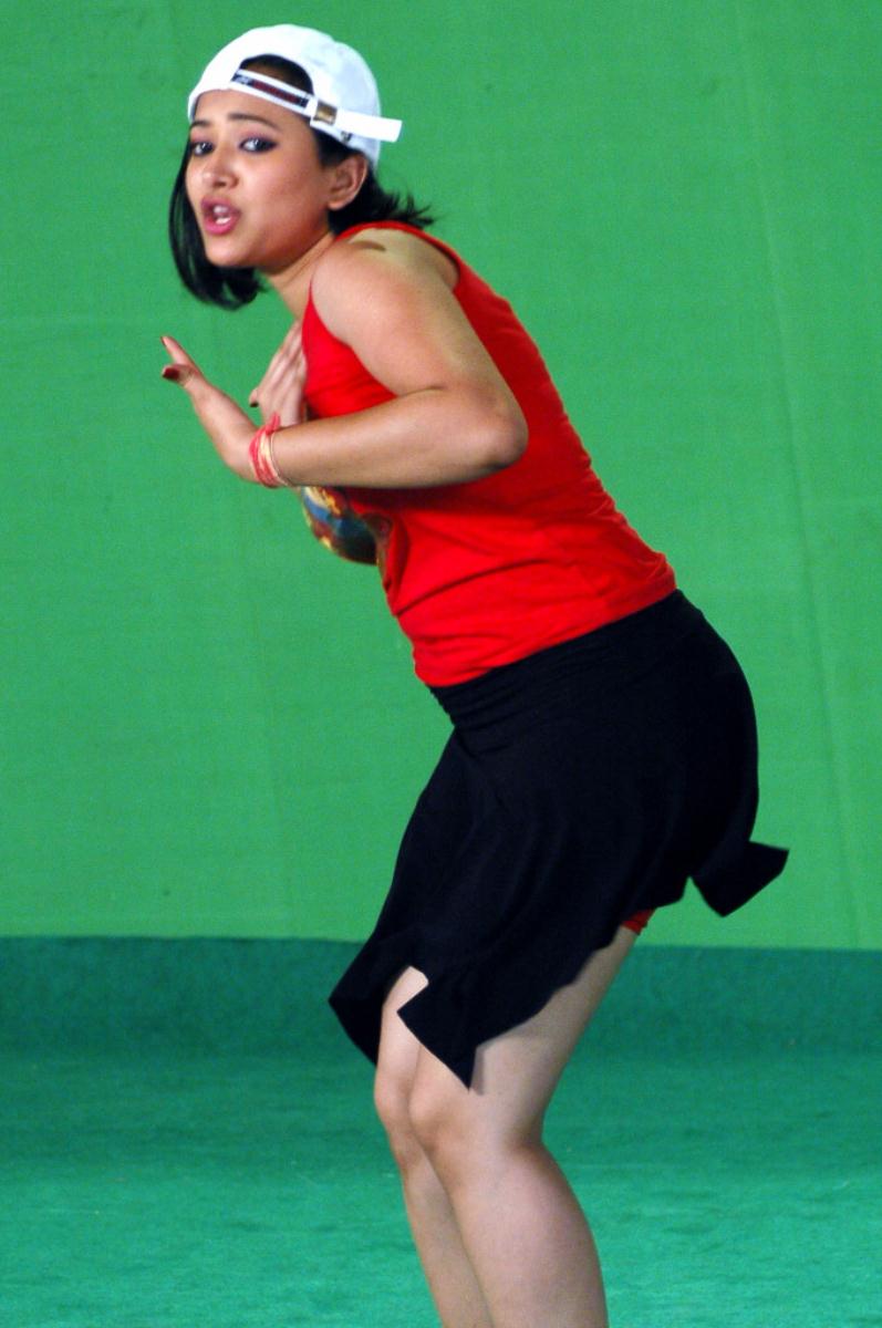 Swetha Basu Prasad Latest Stills - Tollywood Photo Spotlite