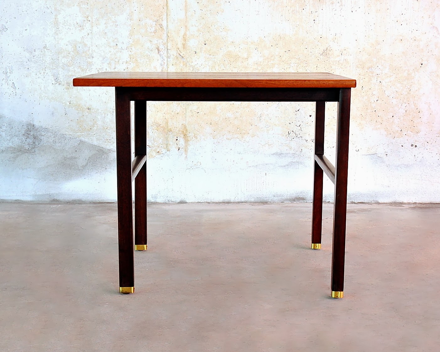 SELECT MODERN: Ed Wormley Side, End, Occasional or Lamp Table