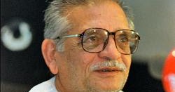 Station Hollywood: Happy birthday to dignified director Gulzar.