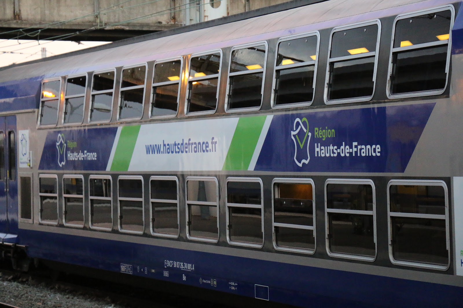 LA PASSION DU TRAIN: V2N en livrée " Hauts de France"