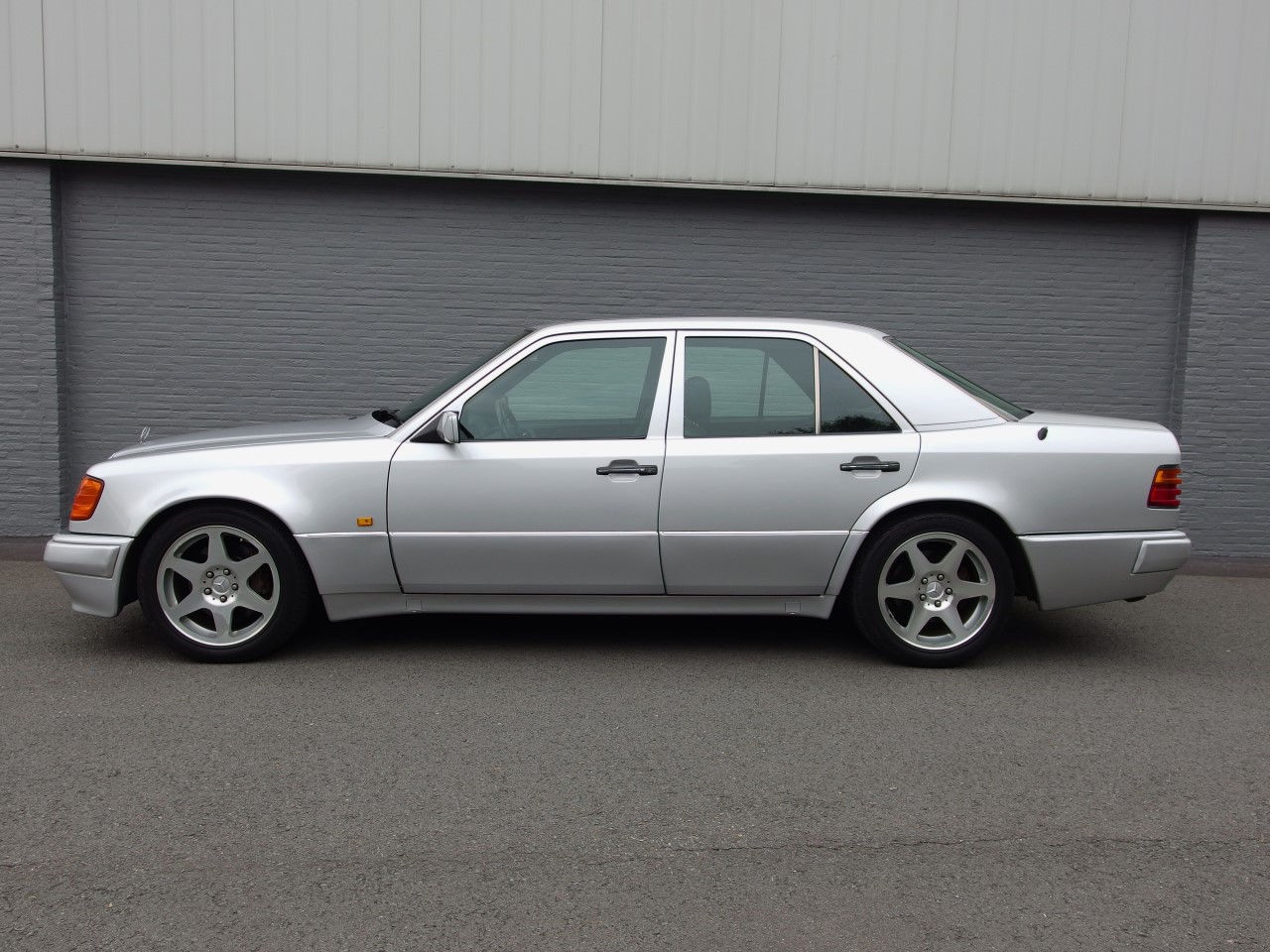 1993 Mercedes-Benz W124 500E | BENZTUNING