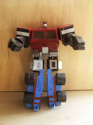 Chris Artmand y los Artedidactas: Transformer de Cartón