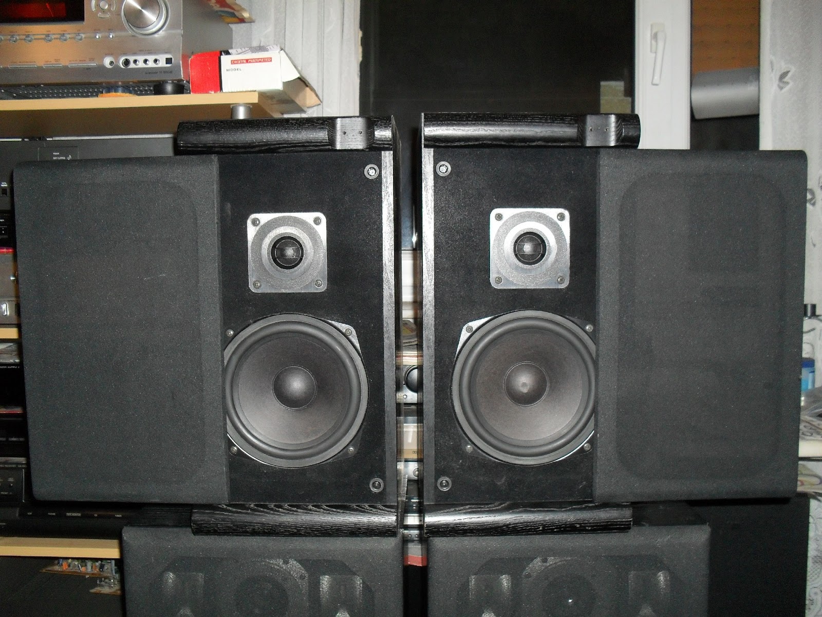 Bazar electronice online: Vand urmatoarele boxe audio