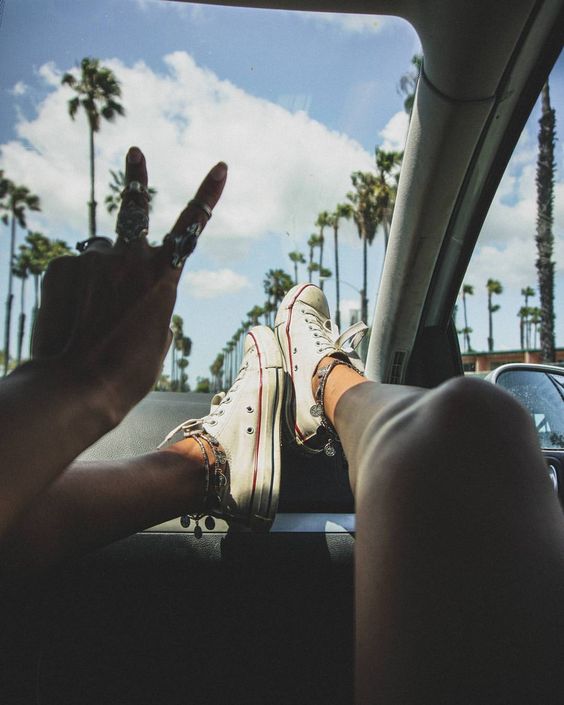 20 POSES PARA TUS FOTOS DE SNAPCHAT - Fire Away Paris