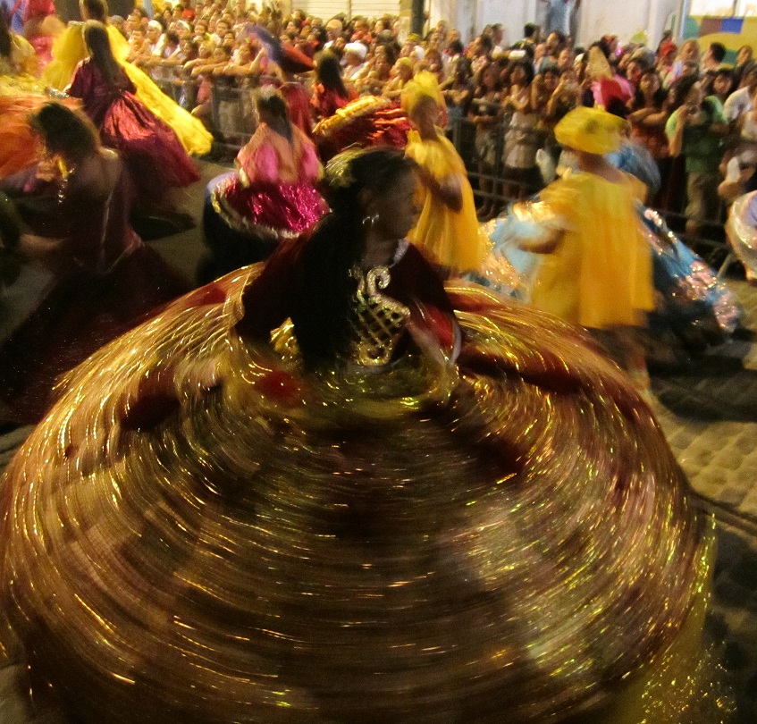 MARACATU TRUVÃO: Dica: História e Memória dos Maracatus Nação de Pernambuco