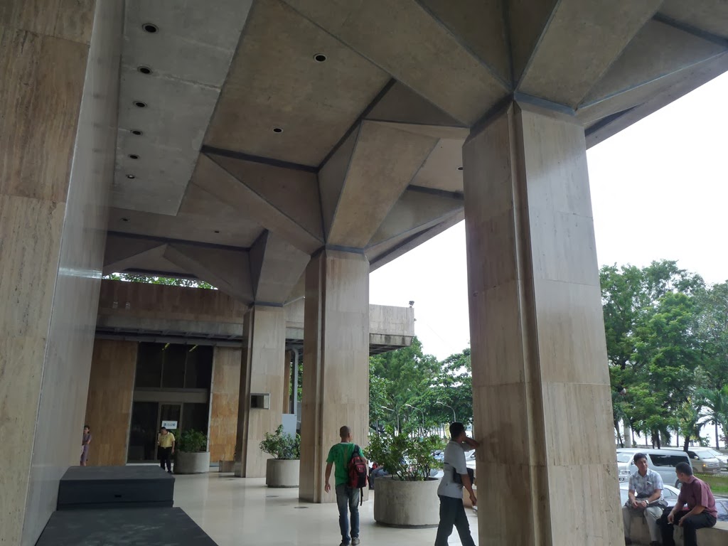 Arquitectura Manila: Ramón Magsaysay Center