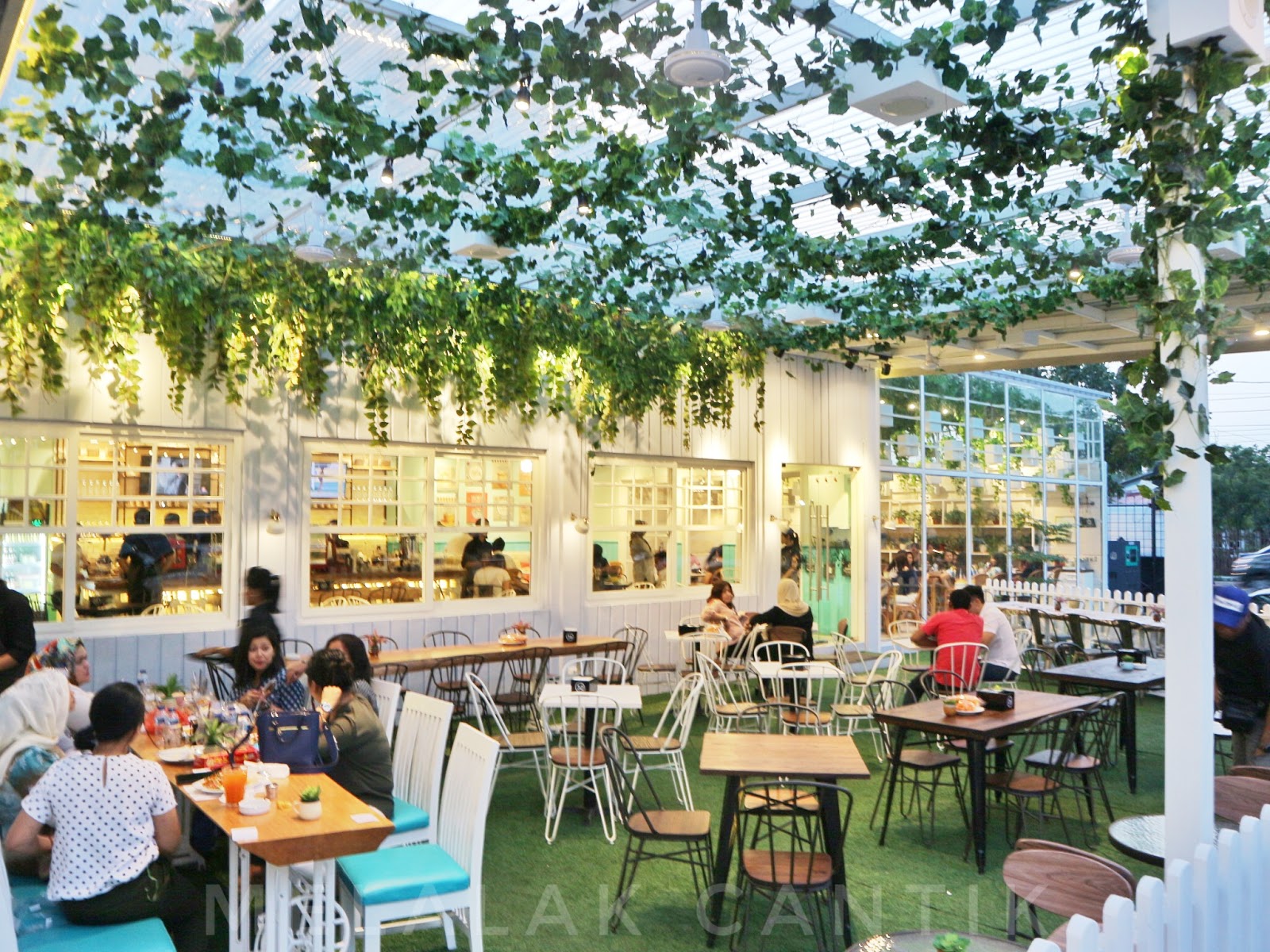 The L.Co Coffee Instagrammable di Medan - Melalak Cantik- Travel Blog ...