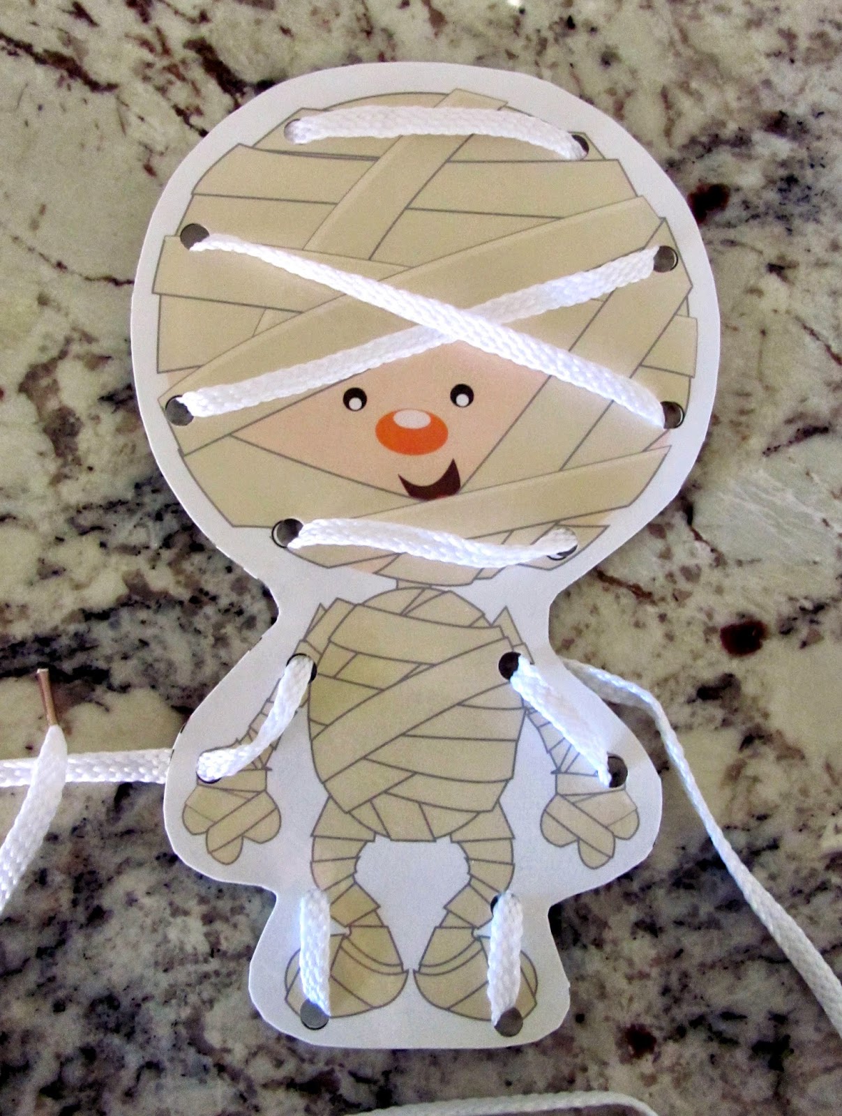 ohcakecake: DIY Toddler Halloween Lacing Cards in 15 Minutes