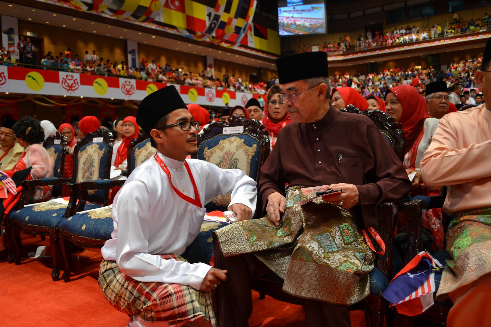 KELAB UMNO KAHERAH MESIR: Gambar Pengerusi Sekitar Perhimpunan Agung ...