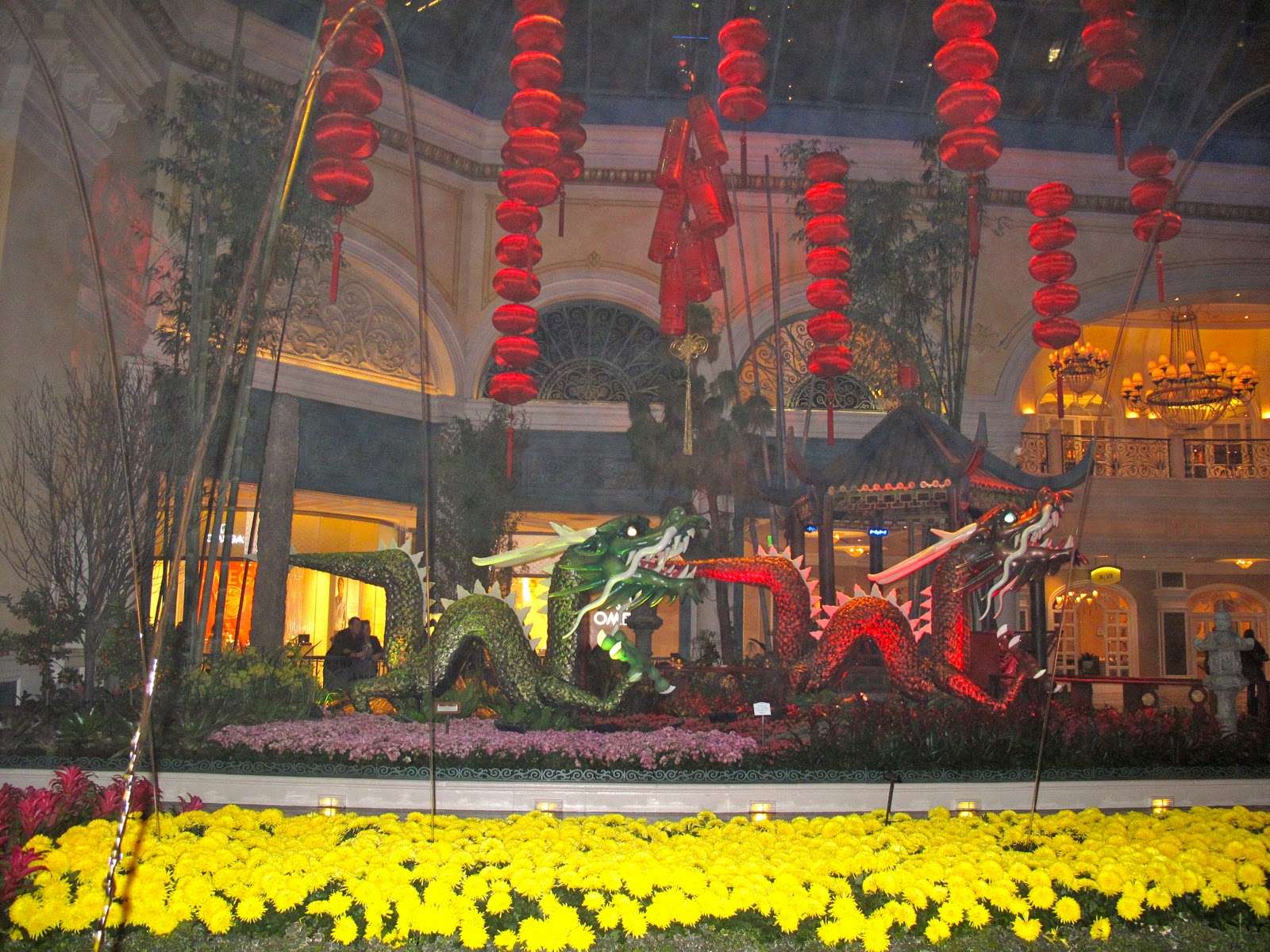 LAS VEGAS DAZE: Bellagio Chinese Year of the Dragon Conservatory Display