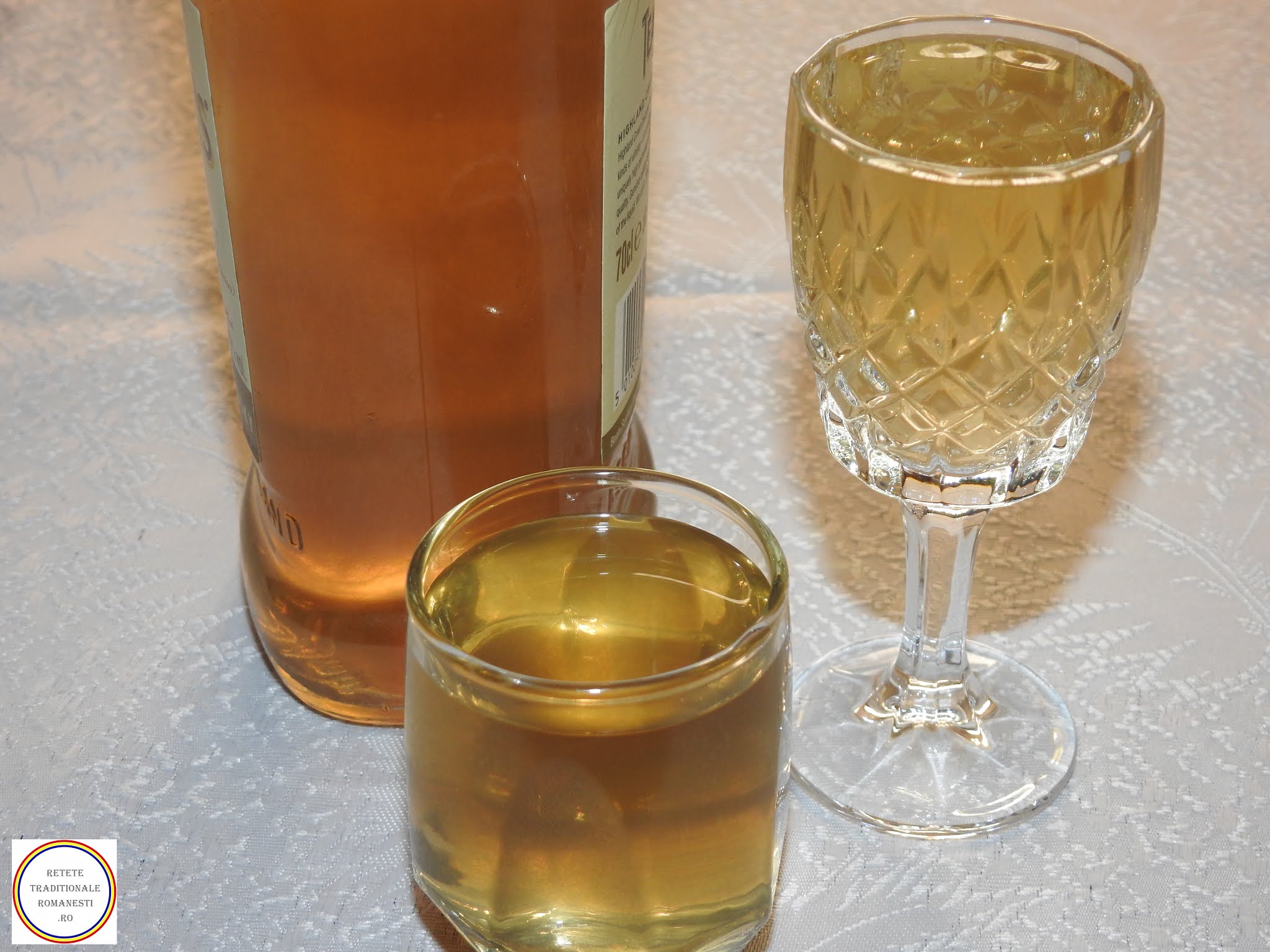 Lichior de banane reteta | Retetetraditionaleromanesti.ro