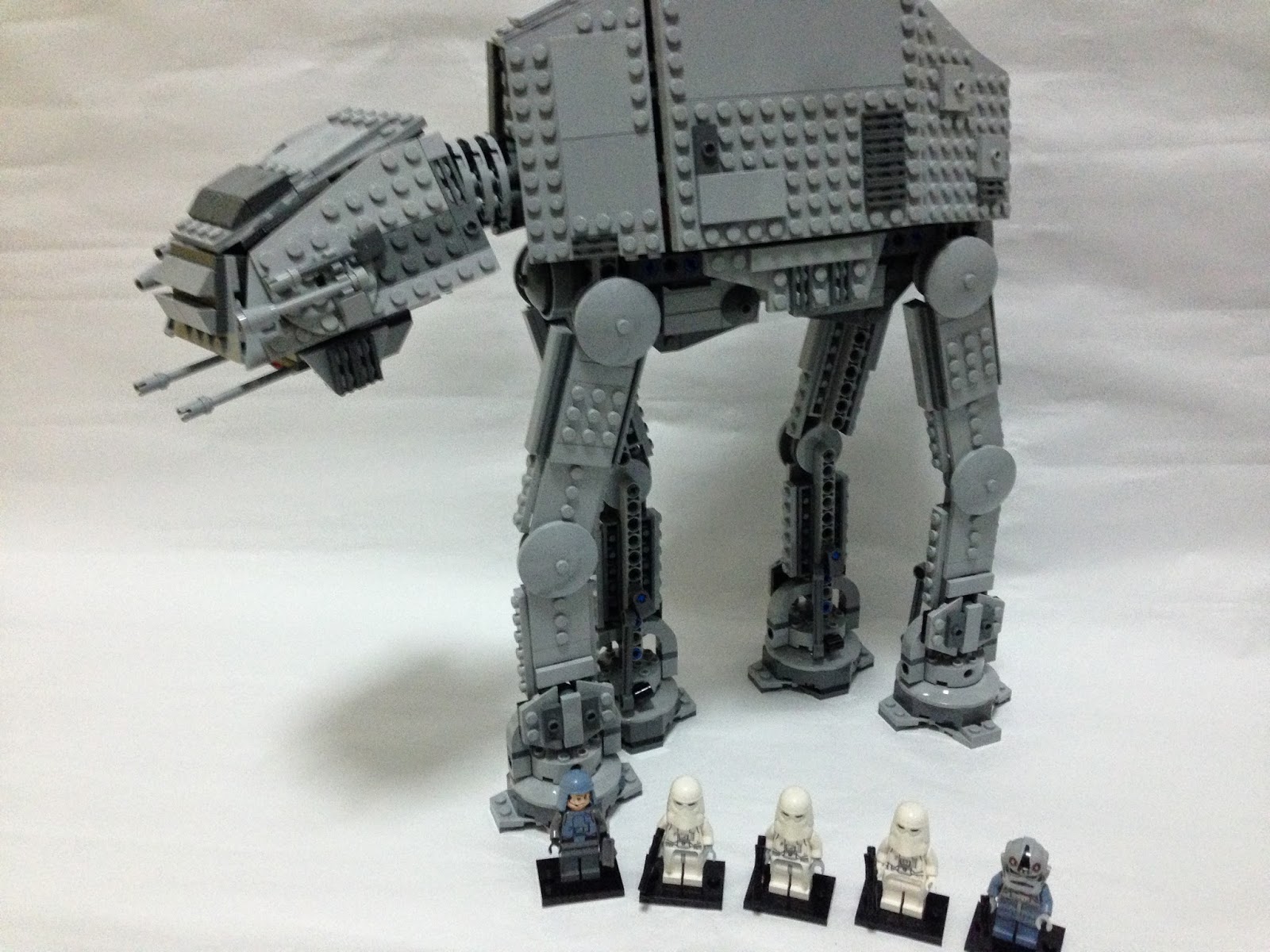 The Marriage of LEGO and Star Wars: Review: 75054 AT-AT (AT-ATs Shootout!)