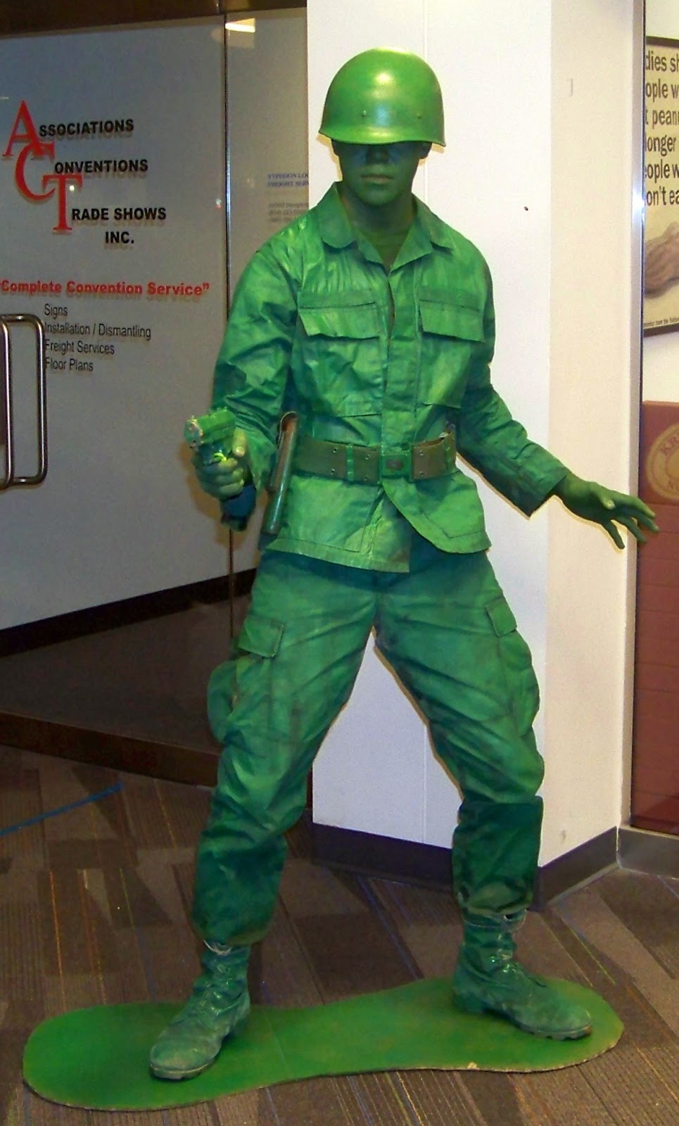 Columbus Photo Hikes: Ohio's Largest Anime Convention