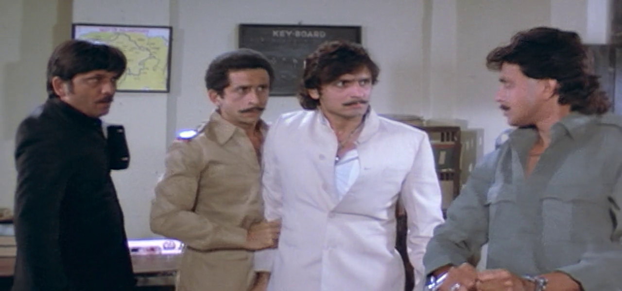 Download Ghulami (1985) Hindi Movie 720p WEBRip 1.6GB - AltMovies