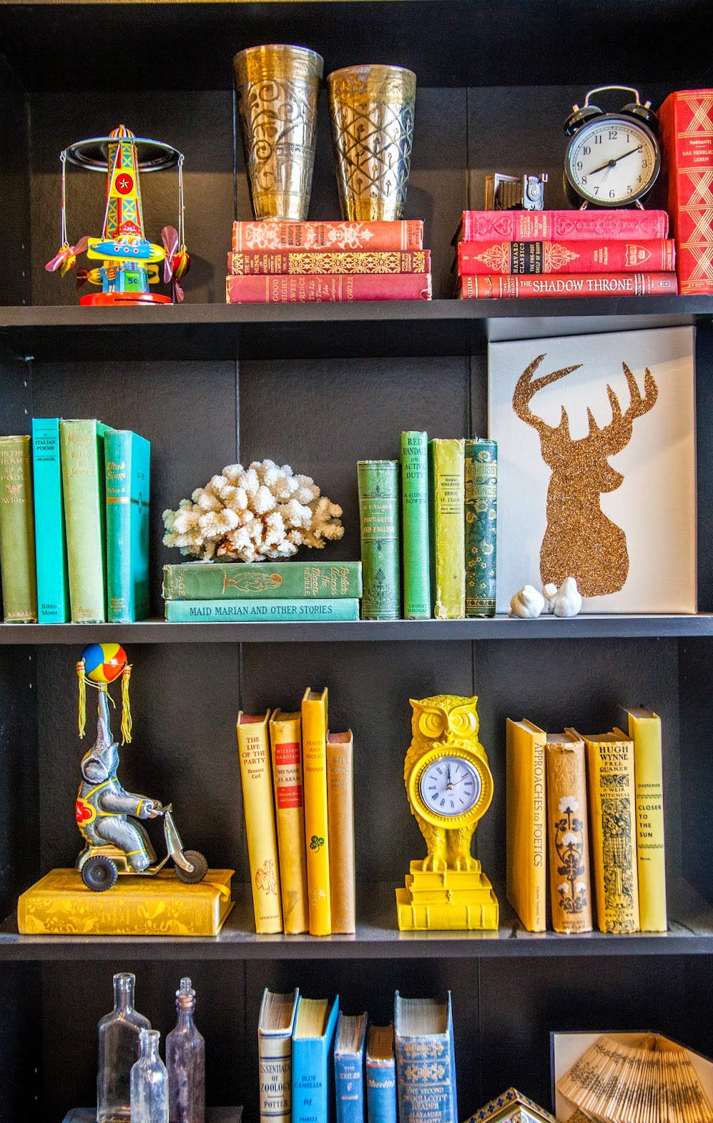 Delicious Reads: Pretty in Print: Styling Your Bookcases