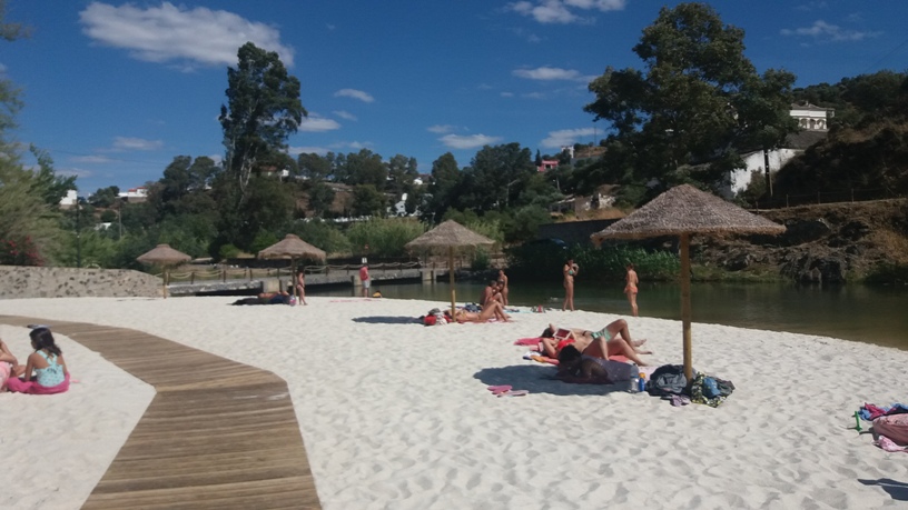 PRAIA FLUVIAL DO PEGO FUNDO EM ALCOUTIM - ALGARVE | 2025 - AQUAPOLIS