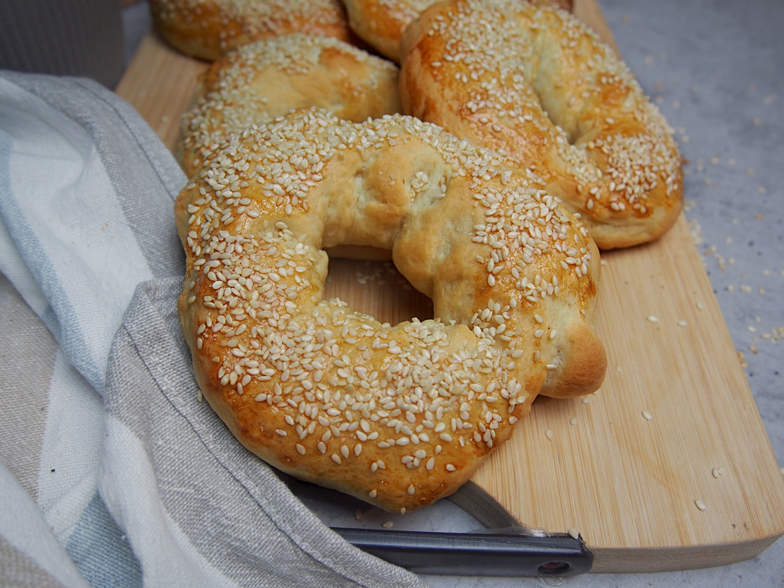 Cynamonowe szczescie: Precle jerozolimskie i recenzja książki Mąka i ...