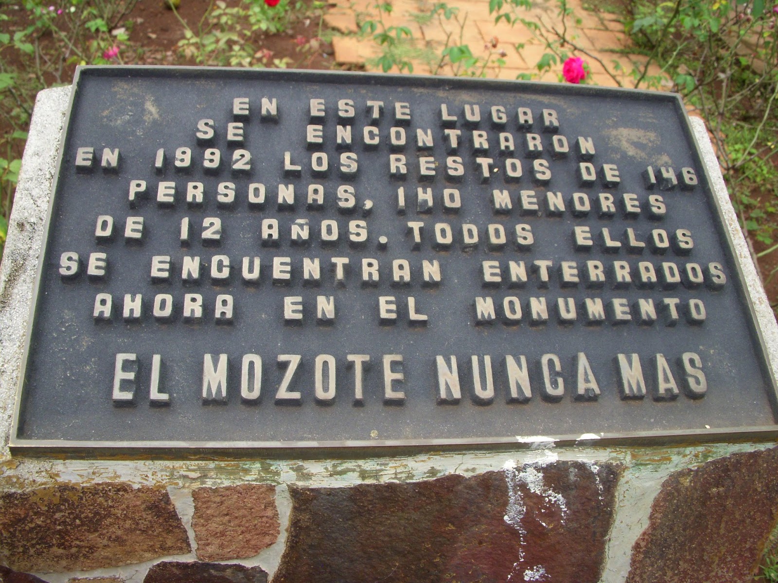 El Mozote: los muertos que El Salvador sigue escondiendo - Salvadoreños ...