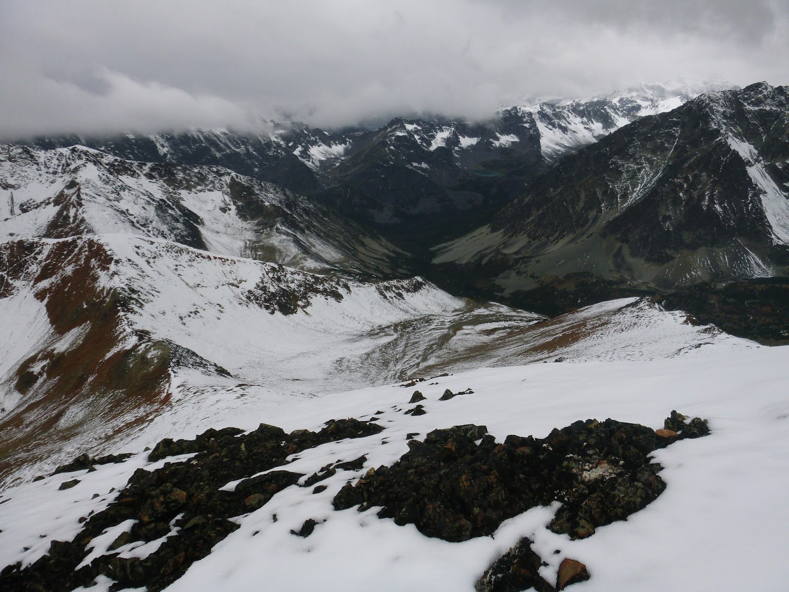 Paddle Across: Niut Range Paddle and Hikes