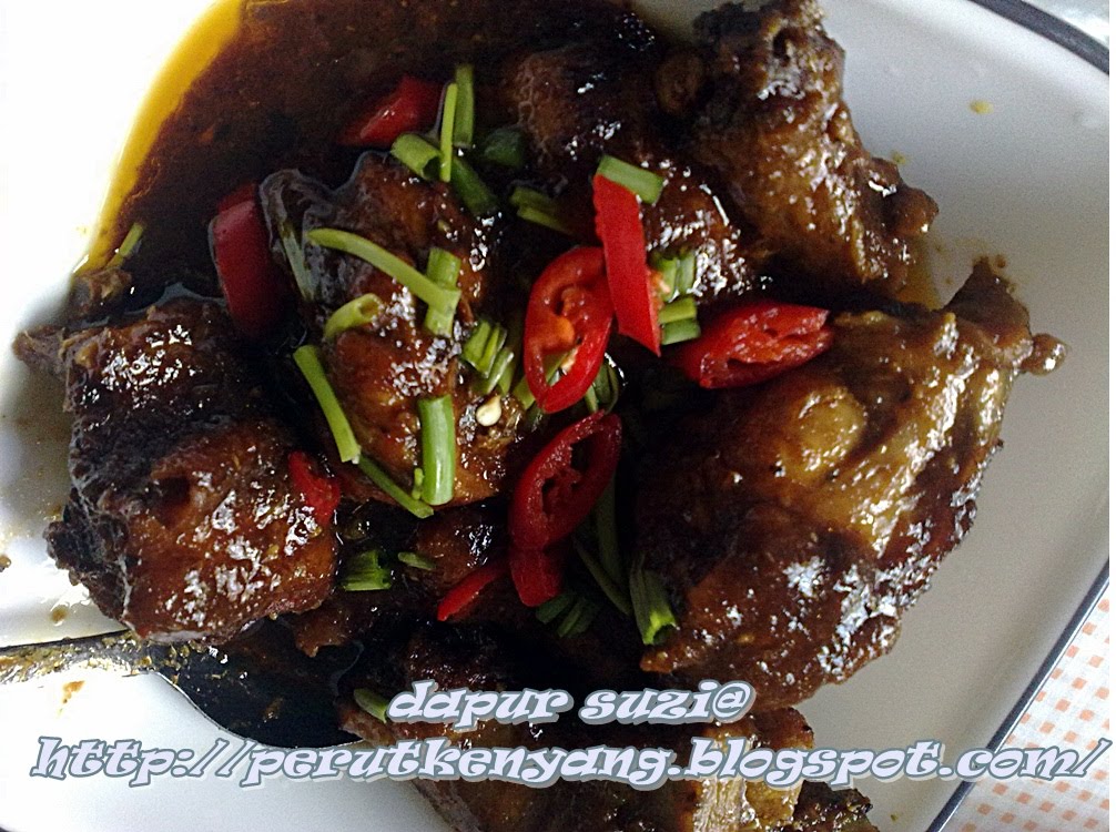 Dapur Suzi: AYAM KICAP BEREMPAH HARUM
