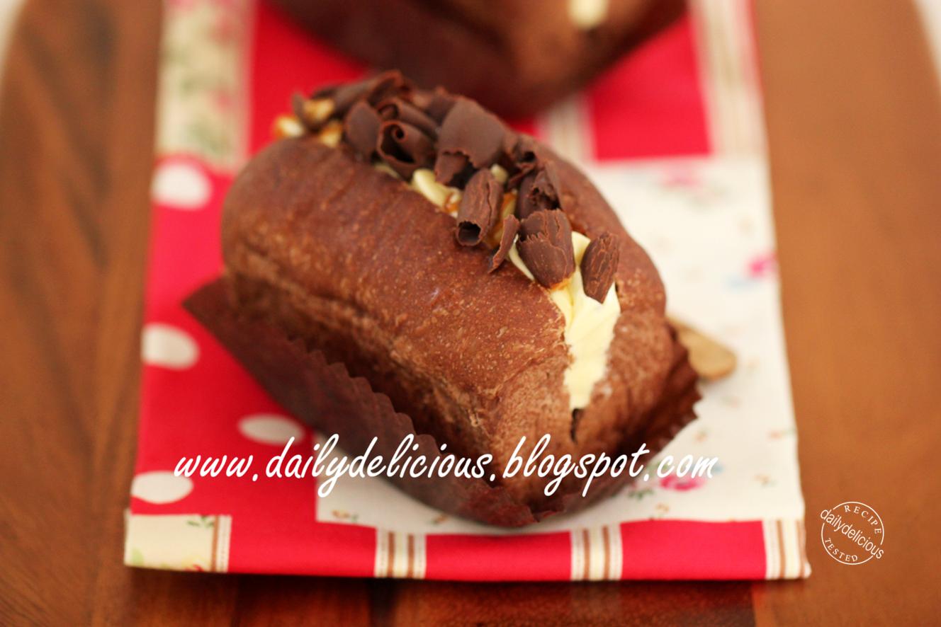 dailydelicious thai: Banana Choco Bread: Lovely dressed up bread!