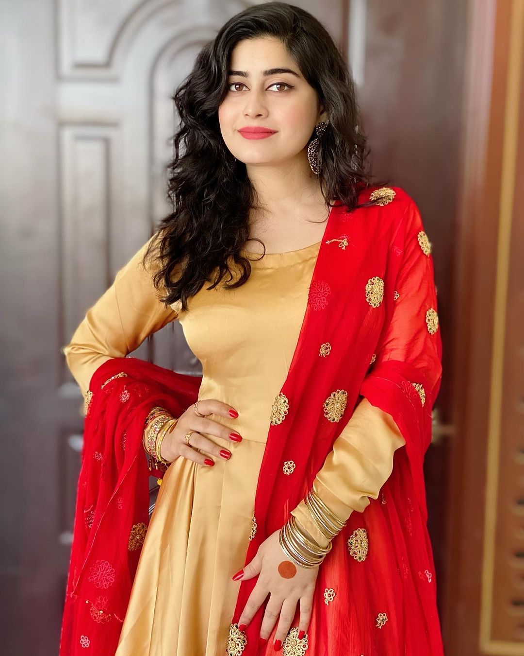 Sofia Kaif Wiki | Sobia Kaif Age, Height, Family, Boyfriend