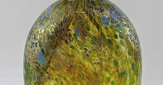 Australian Glass: Chuck Simpson - Glass artist and personality