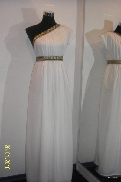 Heartbeats: For Evening Gowns-Roman style