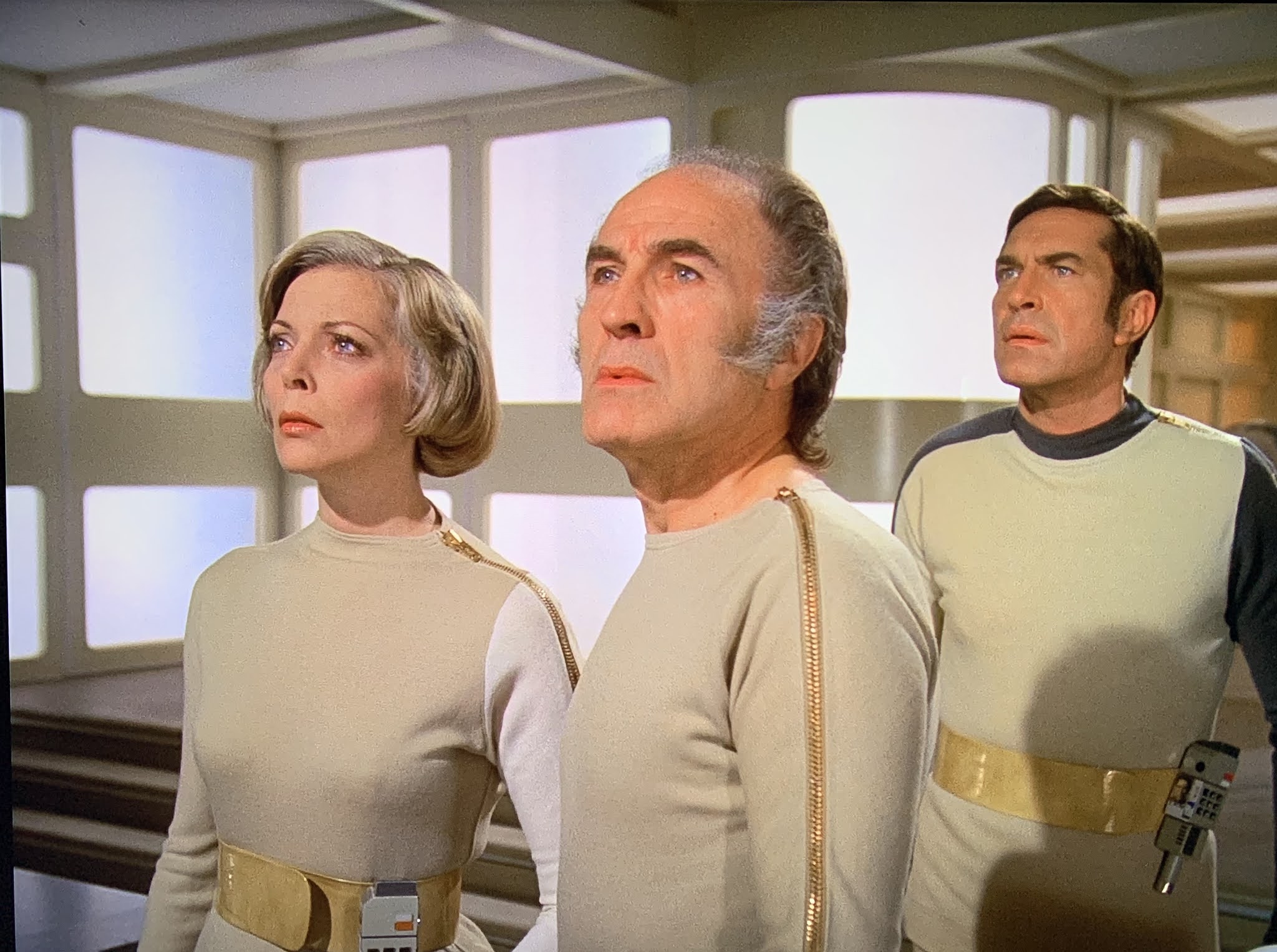 MUSINGS OF A SCI-FI FANATIC: Space:1999 Y1 E17: War Games