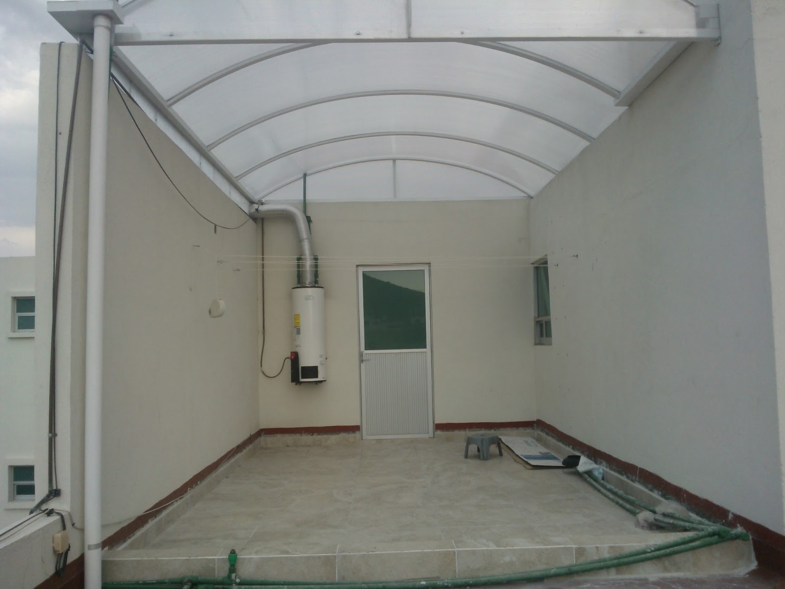 DOMOS RAVISA: INSTALACIONES CON POLICARBONATO