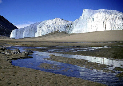Ultima Thule: Dry Valleys and Lake Vanda - wonderful Antarctica